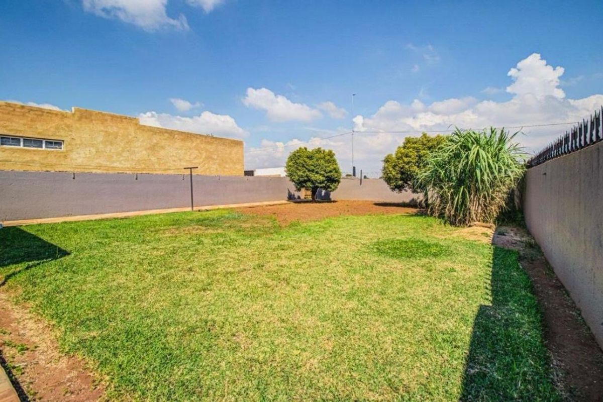 3 Bed House For Sale in Windmill Park | MyProperty Africa