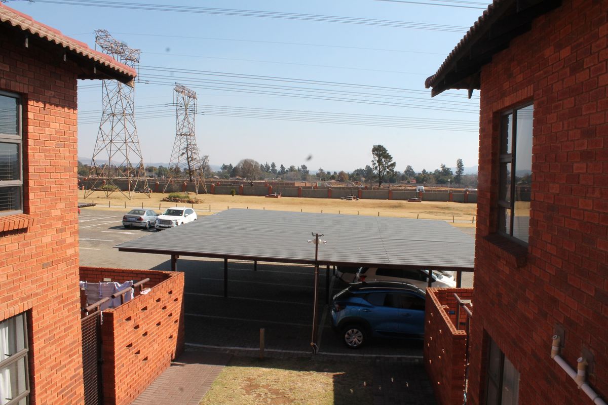2 Bed Townhouse For Sale in Albertsdal | MyProperty Africa