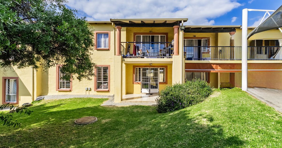 2 Bed Apartment For Sale in Sundowner | MyProperty Africa